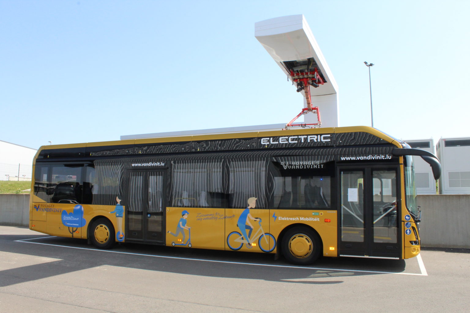 Électrification de la flotte de bus et des voitures de service - Stroum ...